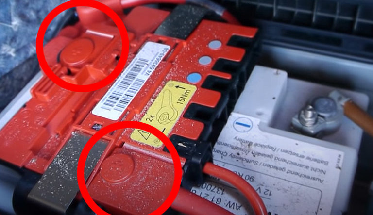 Batterie wechseln / ausbauen – BMW 3er E90 E91 E92 E93 ...